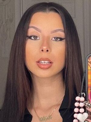 Arii — Bio, Parents, Instagram career, Boyfriend, Interesting facts ...