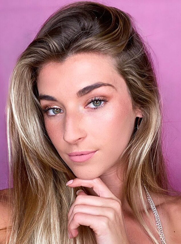 Katie Betzing — Bio, Parents, YouTube career, Boyfriend, Net worth ...