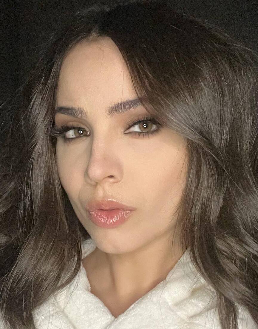 Sofia Carson — Bio, Parents, TV career, Boyfriend, Net worth ...