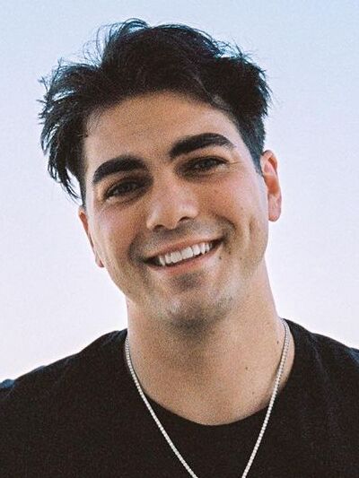 Thomas Petrou — Bio, Parents, YouTube career, Girlfriend, Net worth ...