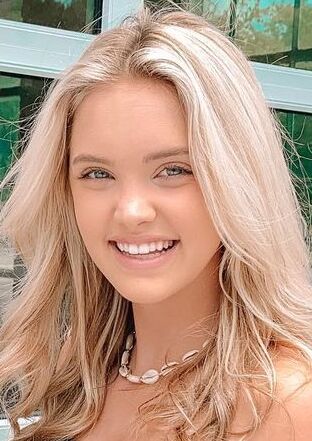 Paige Mackenzie — Bio, Parents, TikTok career, Boyfriend, Net worth ...