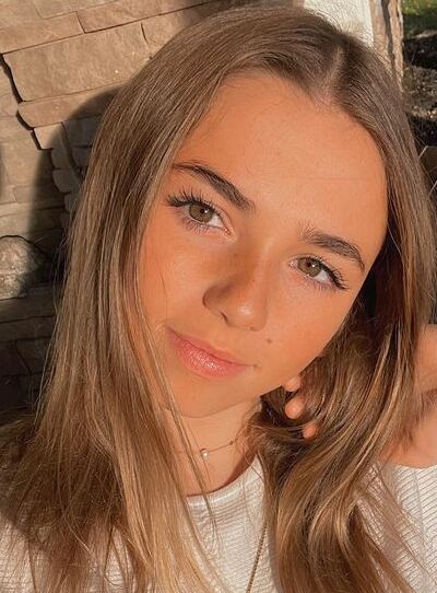 Katie Donnelly — Bio, Parents, YouTube career, Boyfriend, Net worth ...