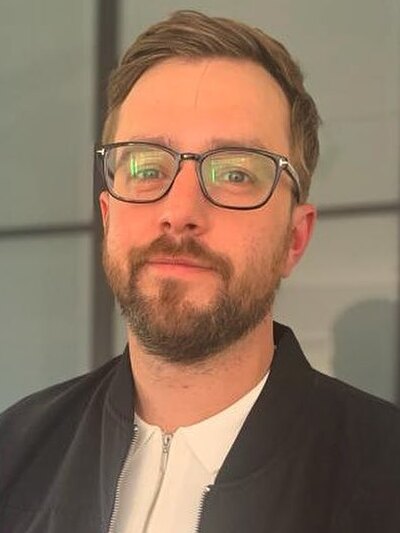 Iain Stirling — BIo, Parents, Comedy career, Relationship, Net worth ...