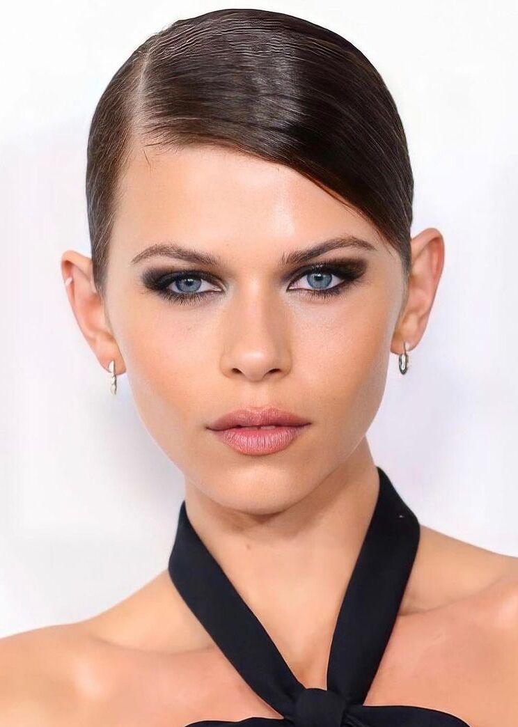 Georgia Fowler — Bio, Parents, Modeling career, Boyfriend, Net worth ...